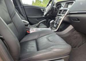 White Volvo V40 2012 in Kaunas, with an engine capacity of 1.98 L and mileage of 255 thousand km for 7250 €, photo 28 on AUTOMOTO.COM.LV