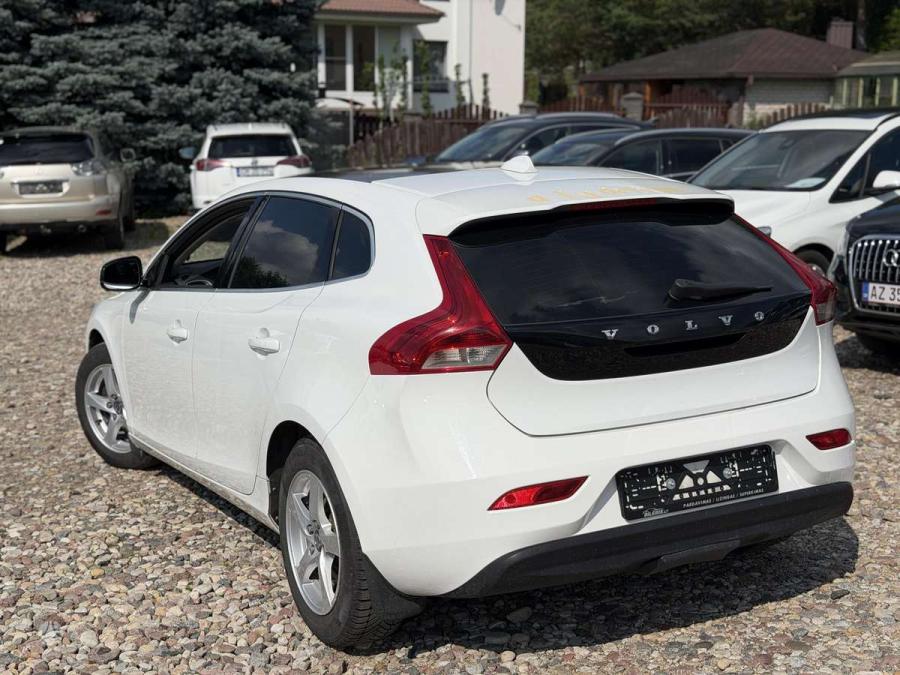 Balts Volvo V40 2012 Utena, ar dzinēja tilpumu 1.56 L un nobraukumu 280 tūkst. km par 4990 €, foto 5 vietnē AUTOMOTO.COM.LV