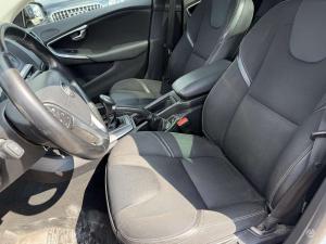 Balts Volvo V40 2012 Utena, ar dzinēja tilpumu 1.56 L un nobraukumu 280 tūkst. km par 4990 €, foto 7 vietnē AUTOMOTO.COM.LV