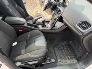 Balts Volvo V40 2012 Utena, ar dzinēja tilpumu 1.56 L un nobraukumu 280 tūkst. km par 4990 €, foto 8 vietnē AUTOMOTO.COM.LV