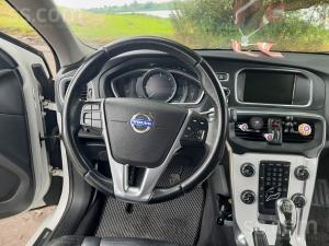 Balts Volvo V40 2012 Daugavpils, ar dzinēja tilpumu 2.00 L un nobraukumu 201 tūkst. km par 7300 €, foto 7 vietnē AUTOMOTO.COM.LV