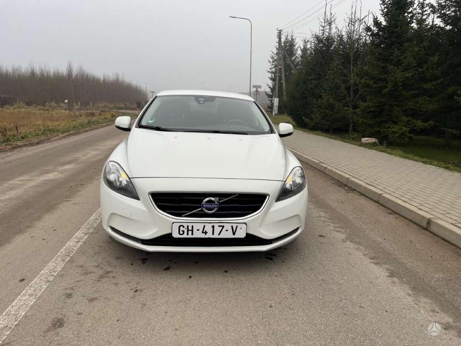 Balts Volvo V40 2013 Kauņa, ar dzinēja tilpumu 1.56 L un nobraukumu 238 tūkst. km par 5350 €, foto 3 vietnē AUTOMOTO.COM.LV