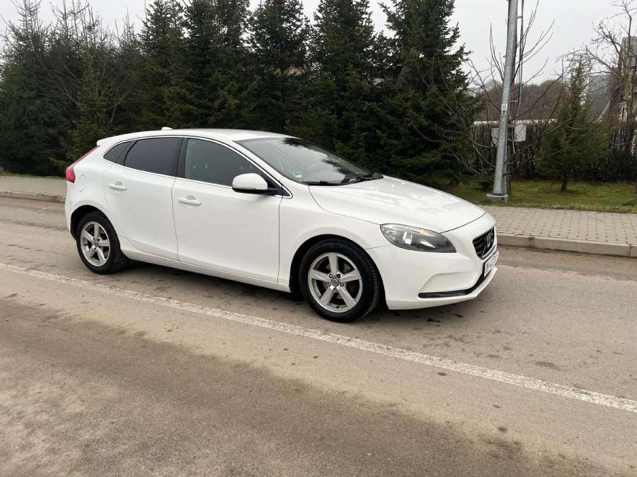 Balts Volvo V40 2013 Kauņa, ar dzinēja tilpumu 1.56 L un nobraukumu 238 tūkst. km par 5350 €, foto 6 vietnē AUTOMOTO.COM.LV