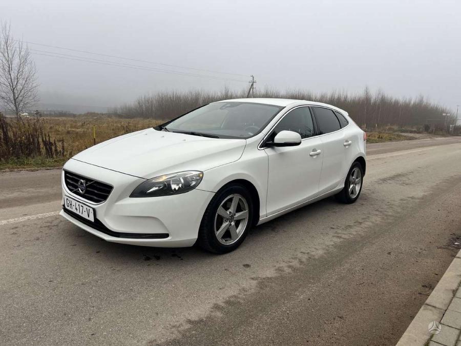 Balts Volvo V40 2013 Kauņa, ar dzinēja tilpumu 1.56 L un nobraukumu 238 tūkst. km par 5350 €, foto 9 vietnē AUTOMOTO.COM.LV