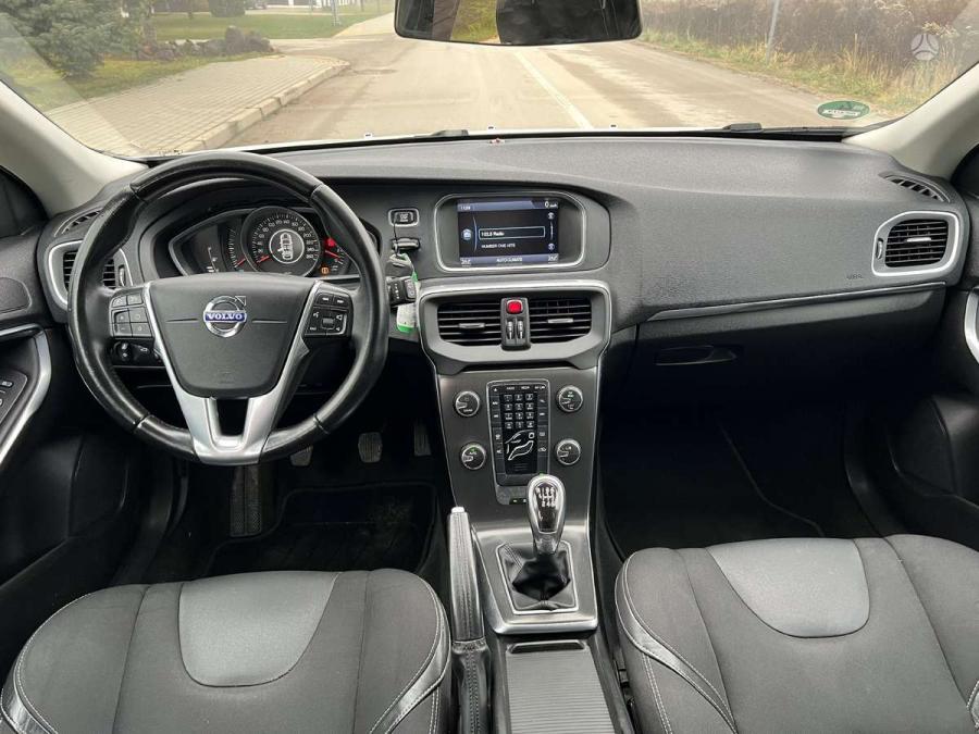 Balts Volvo V40 2013 Kauņa, ar dzinēja tilpumu 1.56 L un nobraukumu 238 tūkst. km par 5350 €, foto 16 vietnē AUTOMOTO.COM.LV
