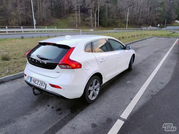 White Volvo V40 2013 in Ariogala, with an engine capacity of 1.60 L and mileage of 285 thousand km for 5800 €, photo 5 on AUTOMOTO.COM.LV