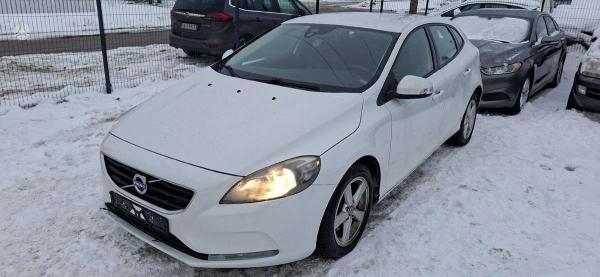 Balts Volvo V40 2013 Kauņa, ar dzinēja tilpumu 1.56 L un nobraukumu 177 tūkst. km par 5350 €, foto 3 vietnē AUTOMOTO.COM.LV
