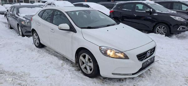 Balts Volvo V40 2013 Kauņa, ar dzinēja tilpumu 1.56 L un nobraukumu 177 tūkst. km par 5350 €, foto 5 vietnē AUTOMOTO.COM.LV