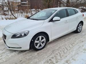 White Volvo V40 2013 in Kaunas, with an engine capacity of 1.98 L and mileage of 279 thousand km for 5990 €, photo 5 on AUTOMOTO.COM.LV