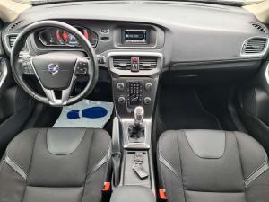 White Volvo V40 2013 in Kaunas, with an engine capacity of 1.98 L and mileage of 279 thousand km for 5990 €, photo 24 on AUTOMOTO.COM.LV