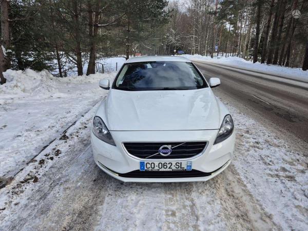 Balts Volvo V40 2013 Tauragė, ar dzinēja tilpumu 1.56 L un nobraukumu 251 tūkst. km par 5200 €, foto 2 vietnē AUTOMOTO.COM.LV
