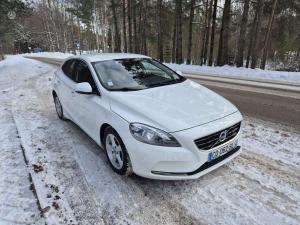 White Volvo V40 2013 in Taurage, with an engine capacity of 1.56 L and mileage of 251 thousand km for 5200 €, photo 3 on AUTOMOTO.COM.LV