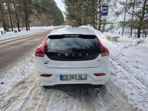 White Volvo V40 2013 in Taurage, with an engine capacity of 1.56 L and mileage of 251 thousand km for 5200 €, photo 5 on AUTOMOTO.COM.LV