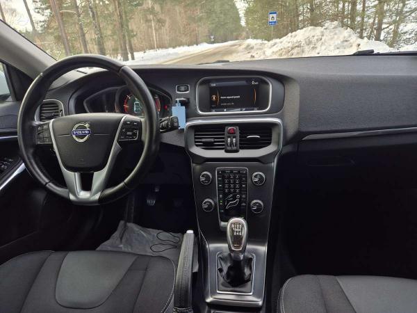 Balts Volvo V40 2013 Tauragė, ar dzinēja tilpumu 1.56 L un nobraukumu 251 tūkst. km par 5200 €, foto 10 vietnē AUTOMOTO.COM.LV