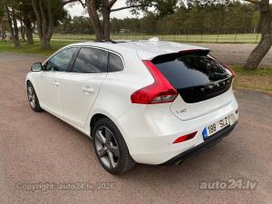 White Volvo V40 2013 in Tallinn, with an engine capacity of 1.60 L and mileage of 220 thousand km for 7500 €, photo 4 on AUTOMOTO.COM.LV