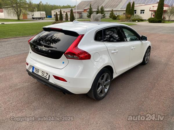 Balts Volvo V40 2013 Tallina, ar dzinēja tilpumu 1.60 L un nobraukumu 220 tūkst. km par 7500 €, foto 4 vietnē AUTOMOTO.COM.LV