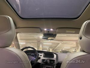 White Volvo V40 2013 in Tallinn, with an engine capacity of 1.60 L and mileage of 220 thousand km for 7500 €, photo 14 on AUTOMOTO.COM.LV