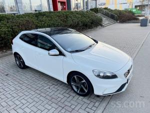 Белый Вольво В40 2013 в Рига, объемом двигателя 1.60 л и пробегом 290 тыс. км за 6350 €, фото 5 на AUTOMOTO.COM.LV