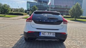 Balts Volvo V40 2013 Rēzekne, ar dzinēja tilpumu 2.00 L un nobraukumu 223 tūkst. km par 7500 €, foto 4 vietnē AUTOMOTO.COM.LV