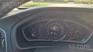 Balts Volvo V40 2013 Rēzekne, ar dzinēja tilpumu 2.00 L un nobraukumu 223 tūkst. km par 7500 €, foto 8 vietnē AUTOMOTO.COM.LV