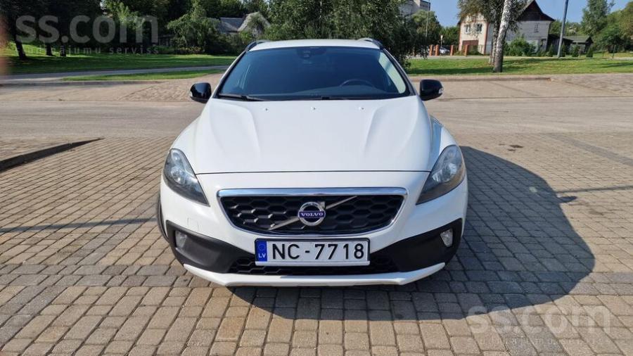 Balts Volvo V40 2013 Rēzekne, ar dzinēja tilpumu 2.00 L un nobraukumu 223 tūkst. km par 7500 €, foto 13 vietnē AUTOMOTO.COM.LV
