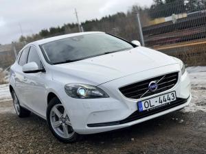 Balts Volvo V40 2013 Rīga, ar dzinēja tilpumu 2.00 L un nobraukumu 248 tūkst. km par 8995 €, foto 33 vietnē AUTOMOTO.COM.LV