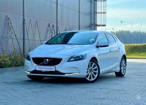 White Volvo V40 2013 in Vilnius, with an engine capacity of 1.56 L and mileage of 303 thousand km for 4990 €, photo 4 on AUTOMOTO.COM.LV