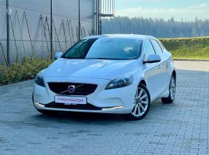 White Volvo V40 2013 in Vilnius, with an engine capacity of 1.56 L and mileage of 303 thousand km for 4990 €, photo 13 on AUTOMOTO.COM.LV