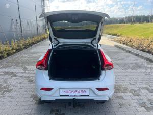 White Volvo V40 2013 in Vilnius, with an engine capacity of 1.56 L and mileage of 303 thousand km for 4990 €, photo 34 on AUTOMOTO.COM.LV