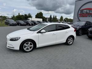 White Volvo V40 2013 in Telschi, with an engine capacity of 1.56 L and mileage of 256 thousand km for 5500 €, photo 3 on AUTOMOTO.COM.LV