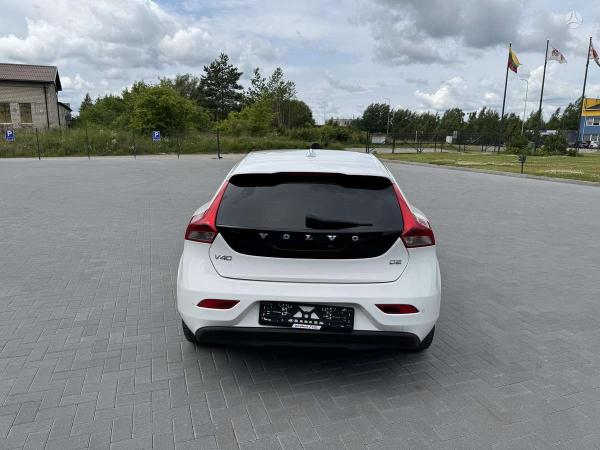 Balts Volvo V40 2013 Telšiai, ar dzinēja tilpumu 1.56 L un nobraukumu 256 tūkst. km par 5500 €, foto 5 vietnē AUTOMOTO.COM.LV