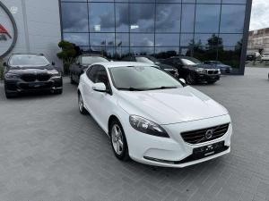 White Volvo V40 2013 in Telschi, with an engine capacity of 1.56 L and mileage of 256 thousand km for 5500 €, photo 11 on AUTOMOTO.COM.LV