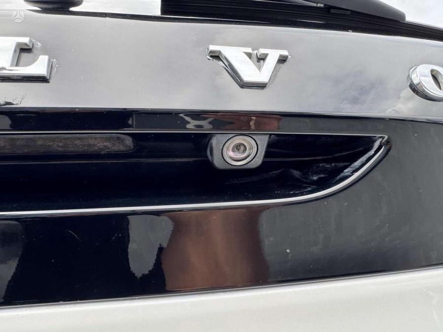 White Volvo V40 2013 in Telschi, with an engine capacity of 1.56 L and mileage of 256 thousand km for 5500 €, photo 17 on AUTOMOTO.COM.LV