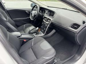 White Volvo V40 2013 in Telschi, with an engine capacity of 1.56 L and mileage of 256 thousand km for 5500 €, photo 26 on AUTOMOTO.COM.LV