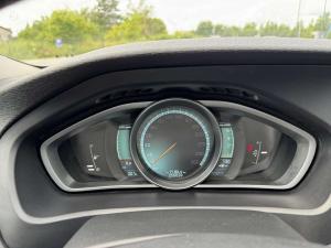 White Volvo V40 2013 in Telschi, with an engine capacity of 1.56 L and mileage of 256 thousand km for 5500 €, photo 29 on AUTOMOTO.COM.LV