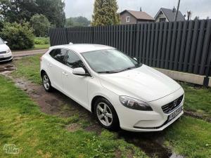 Balts Volvo V40 2013 Plungė, ar dzinēja tilpumu 1.60 L un nobraukumu 280 tūkst. km par 4900 €, foto  vietnē AUTOMOTO.COM.LV