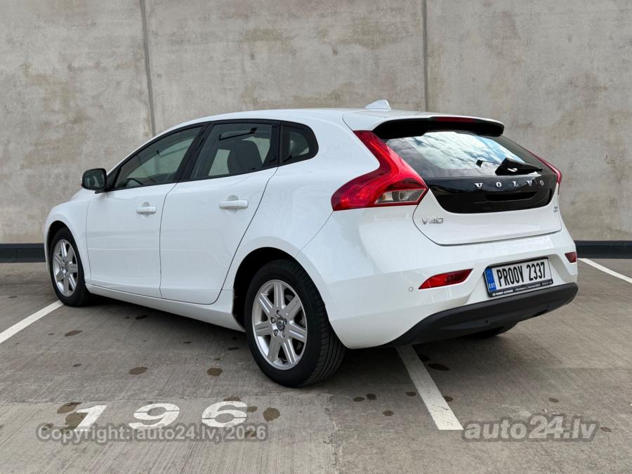 Balts Volvo V40 2013 Tartu, ar dzinēja tilpumu 1.60 L un nobraukumu 342 tūkst. km par 4890 €, foto 3 vietnē AUTOMOTO.COM.LV