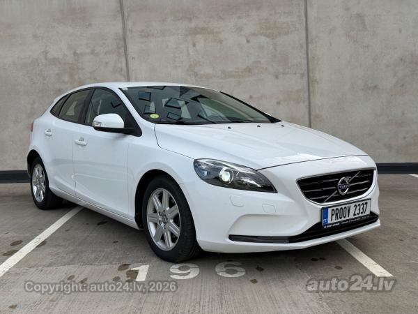 White Volvo V40 2013 in Tartu, with an engine capacity of 1.60 L and mileage of 342 thousand km for 4890 €, photo 6 on AUTOMOTO.COM.LV