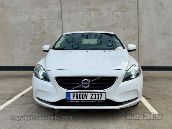 White Volvo V40 2013 in Tartu, with an engine capacity of 1.60 L and mileage of 342 thousand km for 4890 €, photo 7 on AUTOMOTO.COM.LV