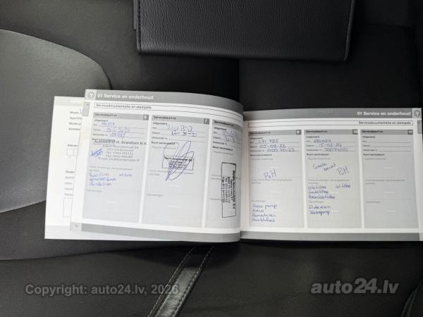 White Volvo V40 2013 in Tartu, with an engine capacity of 1.60 L and mileage of 342 thousand km for 4890 €, photo 11 on AUTOMOTO.COM.LV