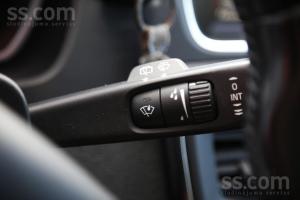 White Volvo V40 2013 in Riga, with an engine capacity of 1.60 L and mileage of 273 thousand km for 6495 €, photo 19 on AUTOMOTO.COM.LV