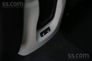 White Volvo V40 2013 in Riga, with an engine capacity of 1.60 L and mileage of 273 thousand km for 6495 €, photo 21 on AUTOMOTO.COM.LV