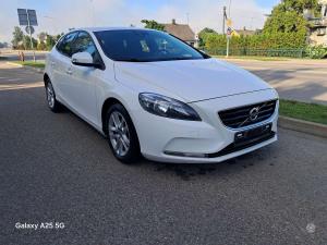 White Volvo V40 2013 in Marijampole, with an engine capacity of 1.56 L and mileage of 271 thousand km for 4800 €, photo  on AUTOMOTO.COM.LV