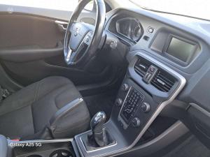 White Volvo V40 2013 in Marijampole, with an engine capacity of 1.56 L and mileage of 271 thousand km for 4800 €, photo 13 on AUTOMOTO.COM.LV