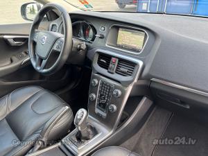 Balts Volvo V40 2013 Paide, ar dzinēja tilpumu 1.60 L un nobraukumu 261 tūkst. km par 6390 €, foto 9 vietnē AUTOMOTO.COM.LV