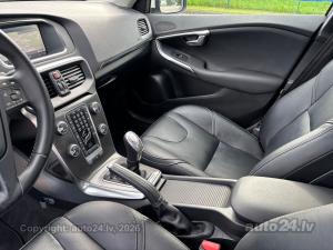Balts Volvo V40 2013 Paide, ar dzinēja tilpumu 1.60 L un nobraukumu 261 tūkst. km par 6390 €, foto 13 vietnē AUTOMOTO.COM.LV