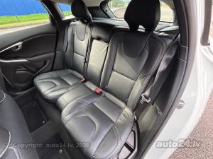 Balts Volvo V40 2013 Paide, ar dzinēja tilpumu 1.60 L un nobraukumu 261 tūkst. km par 6390 €, foto 15 vietnē AUTOMOTO.COM.LV