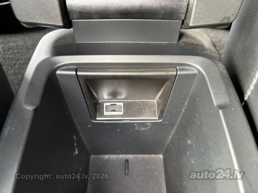 Balts Volvo V40 2013 Paide, ar dzinēja tilpumu 1.60 L un nobraukumu 261 tūkst. km par 6390 €, foto 23 vietnē AUTOMOTO.COM.LV