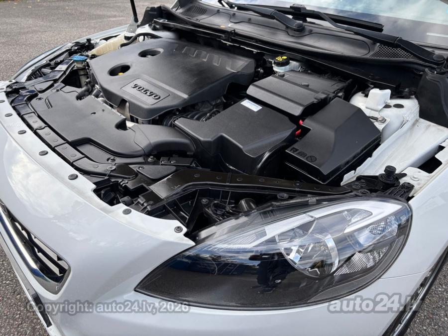 Balts Volvo V40 2013 Paide, ar dzinēja tilpumu 1.60 L un nobraukumu 261 tūkst. km par 6390 €, foto 27 vietnē AUTOMOTO.COM.LV