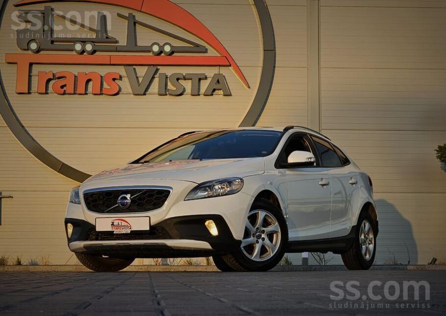 Balts Volvo V40 2014 Viļņa, ar dzinēja tilpumu 1.60 L un nobraukumu 213 tūkst. km par 1000 €, foto 3 vietnē AUTOMOTO.COM.LV